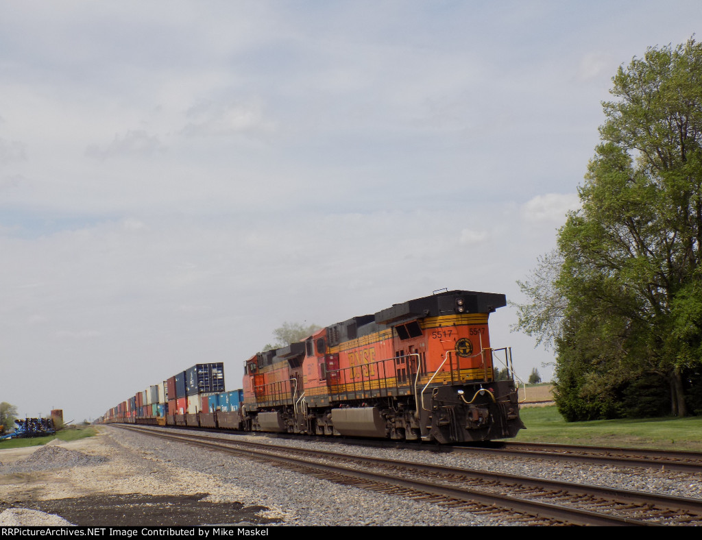 BNSF 5517